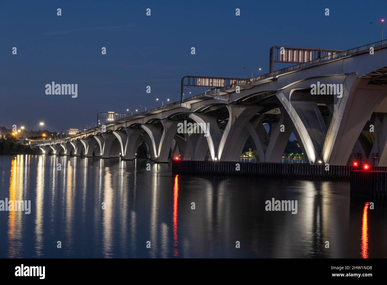 Woodrow Wilson Bridge Linking Alexandria, Virginia to National Harbor ...