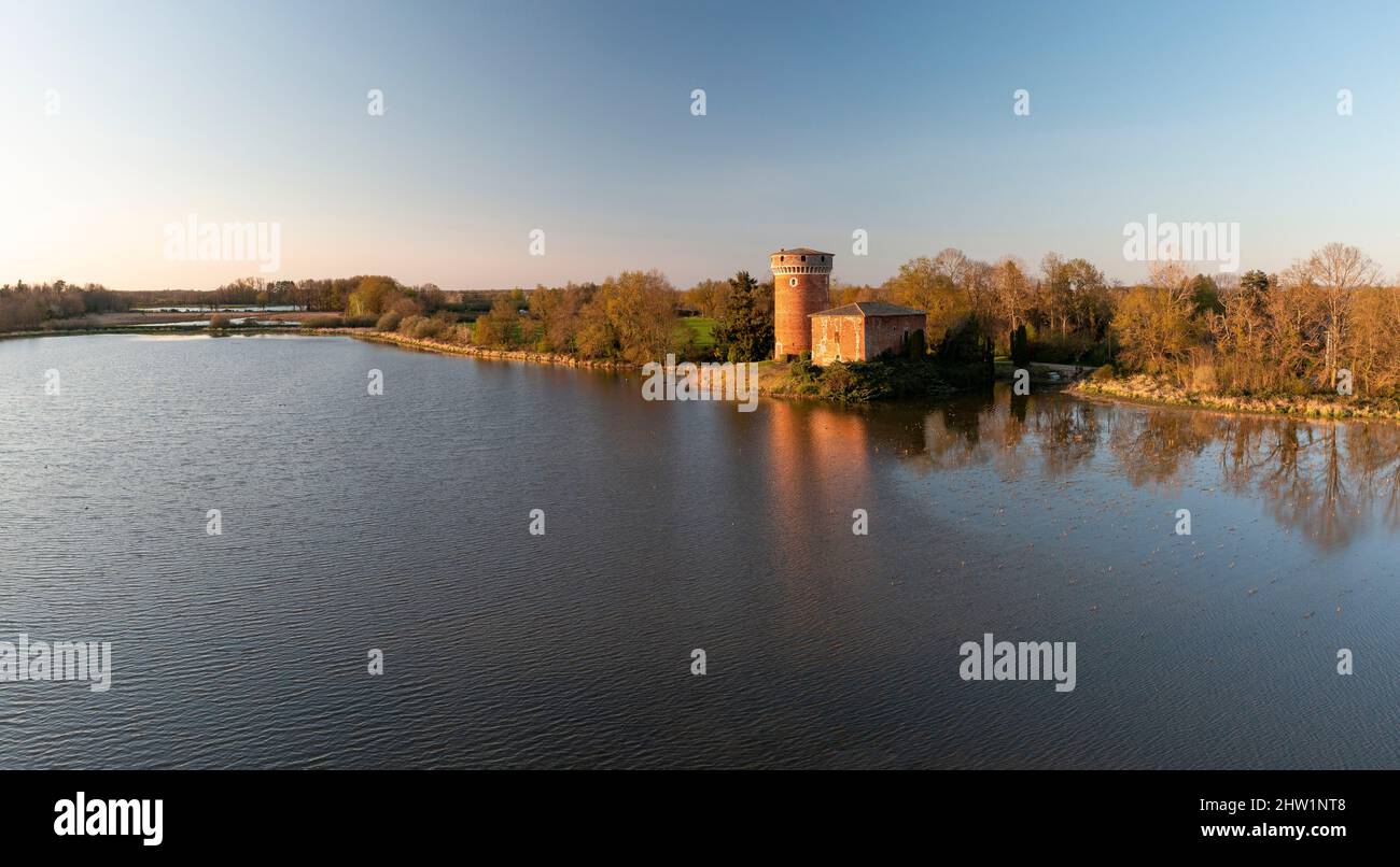 France, Ain, la Dombes region, le Plantay, castle of le Plantay, pond ...