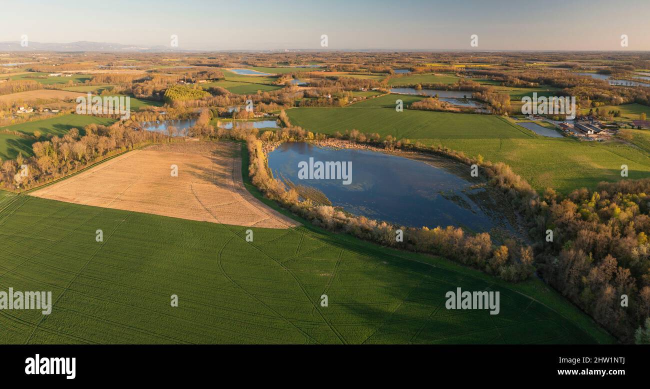 France, Ain, la Dombes region, le Plantay, castle of le Plantay, pond ...