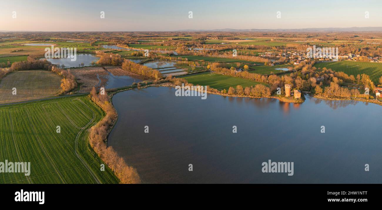France, Ain, la Dombes region, le Plantay, castle of le Plantay, pond ...