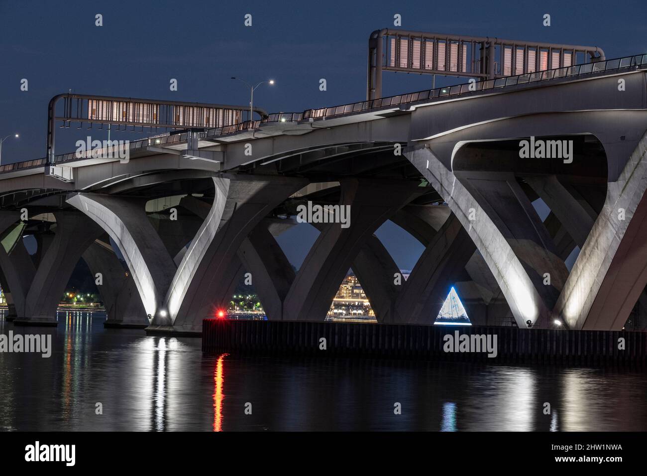 Woodrow Wilson Bridge Linking Alexandria, Virginia to National Harbor ...