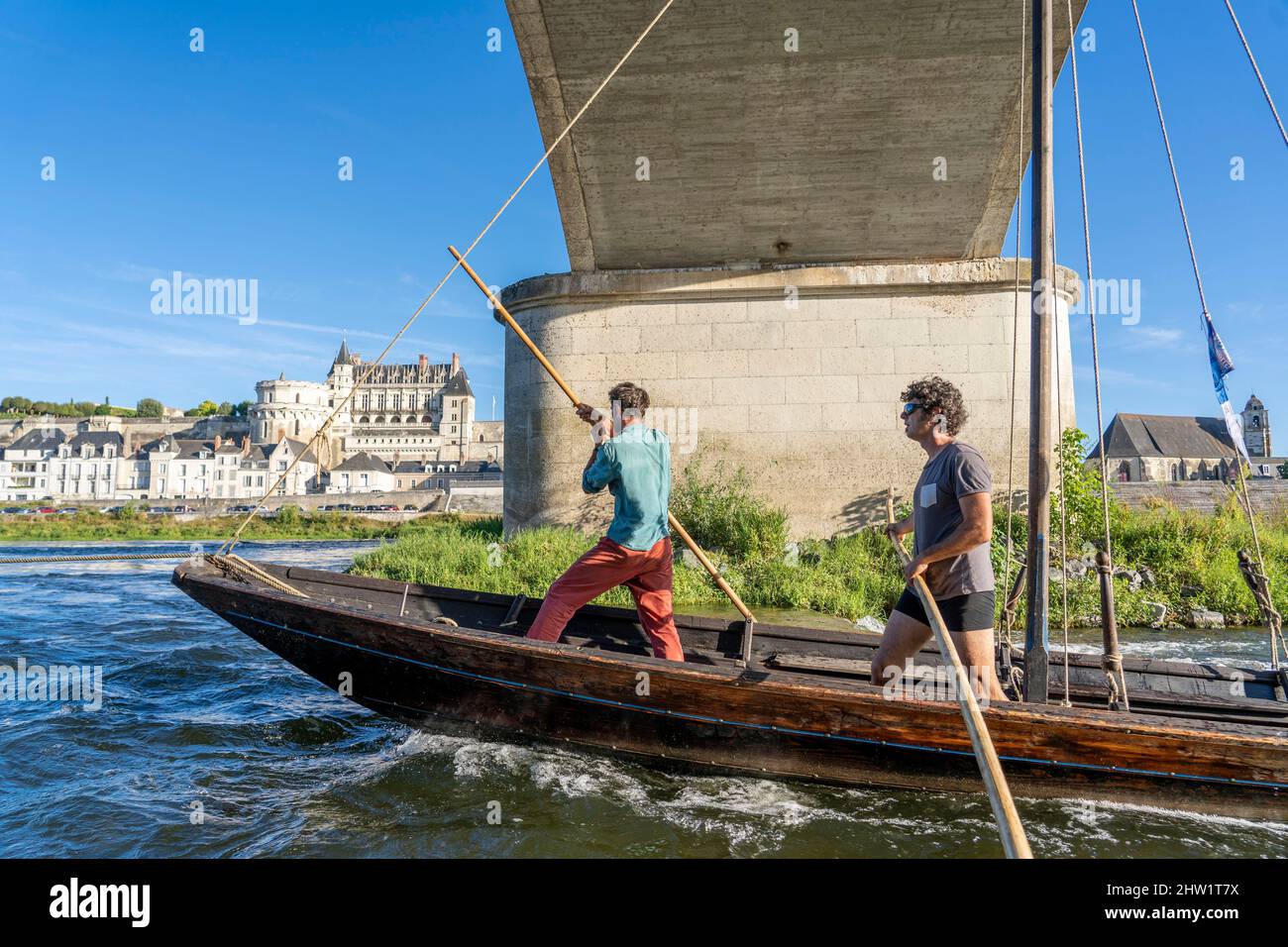 France, Indre-et-Loire (37), crossing the bridge of Amboise in front of ...