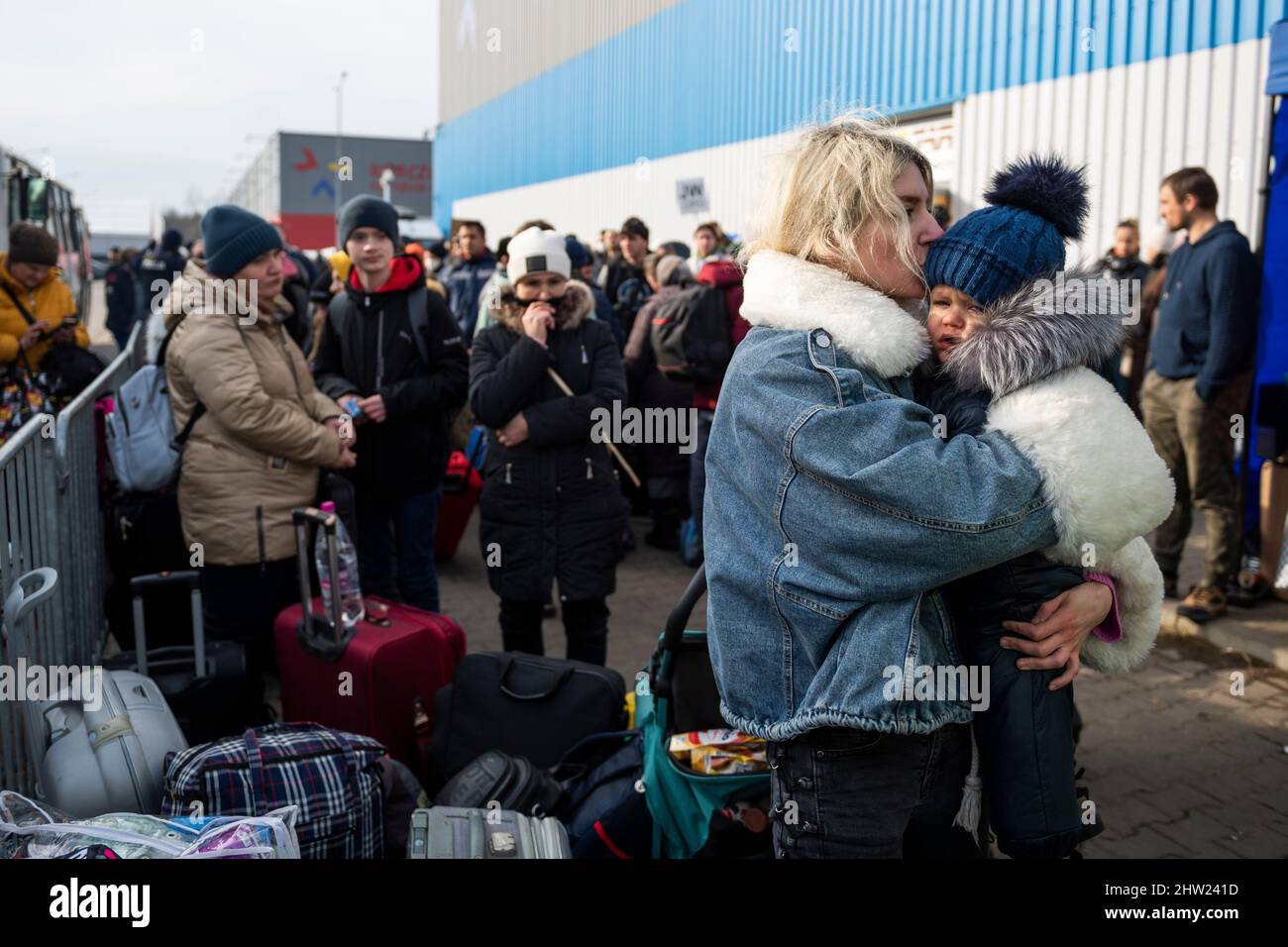 Korczowa, Poland. 03rd Mar, 2022. War refugees from Ukraine at the ...