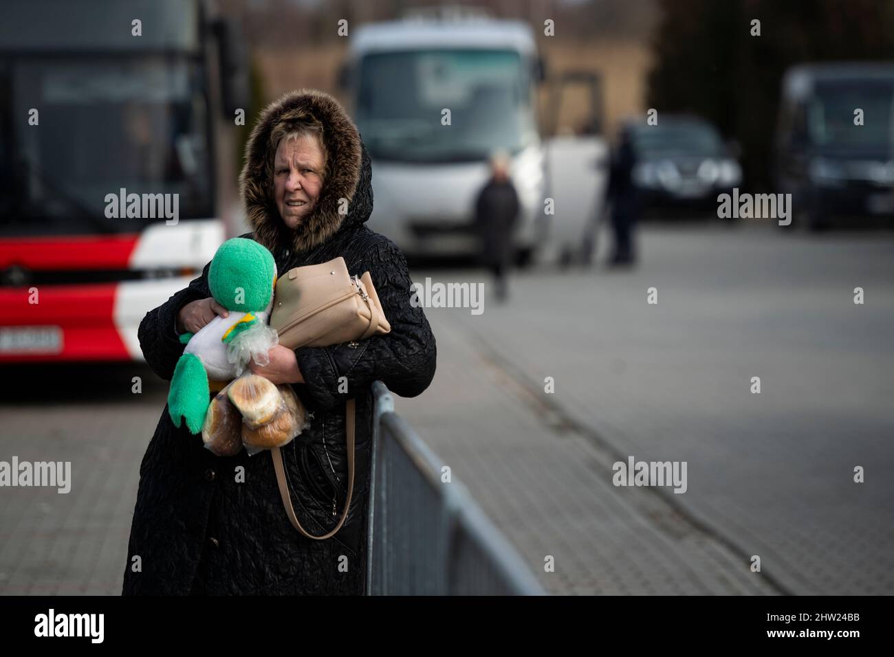 Korczowa, Poland. 03rd Mar, 2022. War refugees from Ukraine at the ...