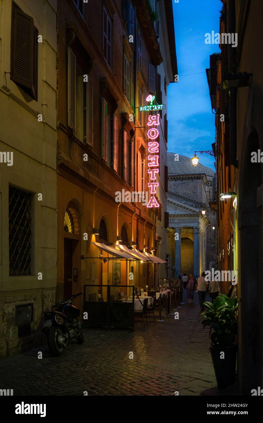 View of the Pantheon, Rome, Italia Stock Photo - Alamy