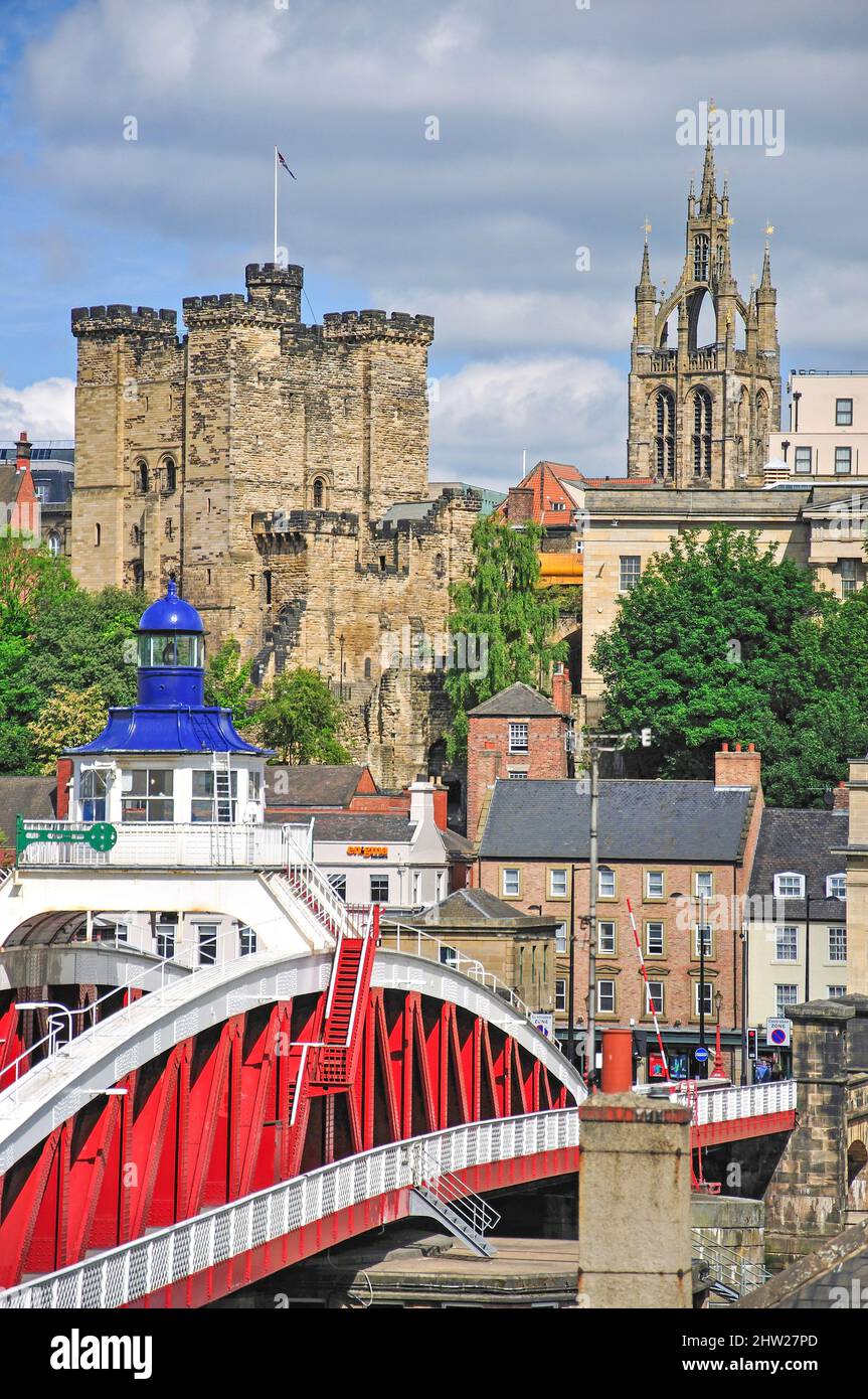 City view across River Tyne, Newcastle upon Tyne, Tyne and Wear ...