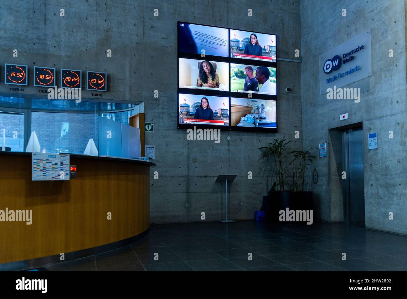 Dw broadcaster hi-res stock photography and images - Alamy