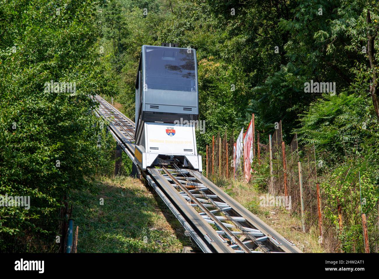 Cable car to Deva Castle, Transylvania (Telecabina Cetadea Deva Stock ...