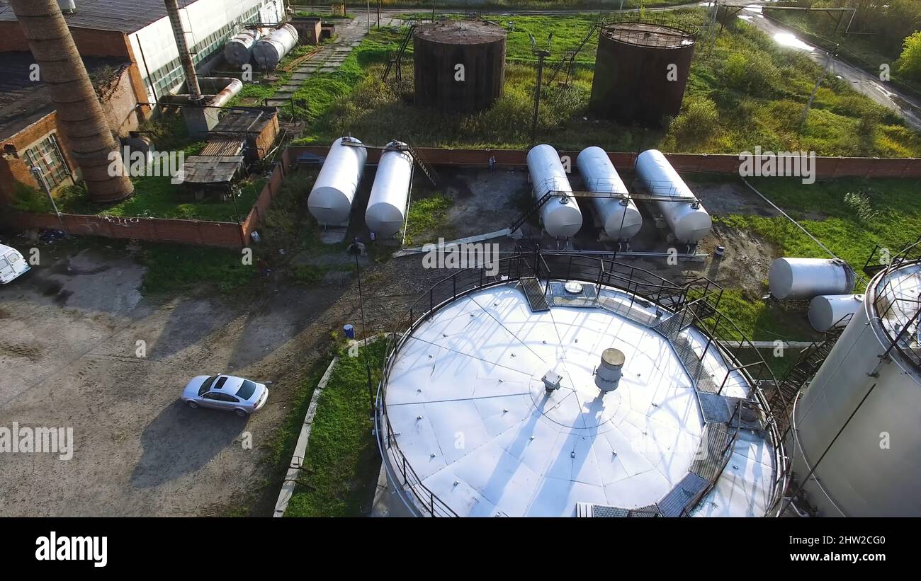 Top view of the oil tank. Stock. Oil storage tank in petrochemical ...