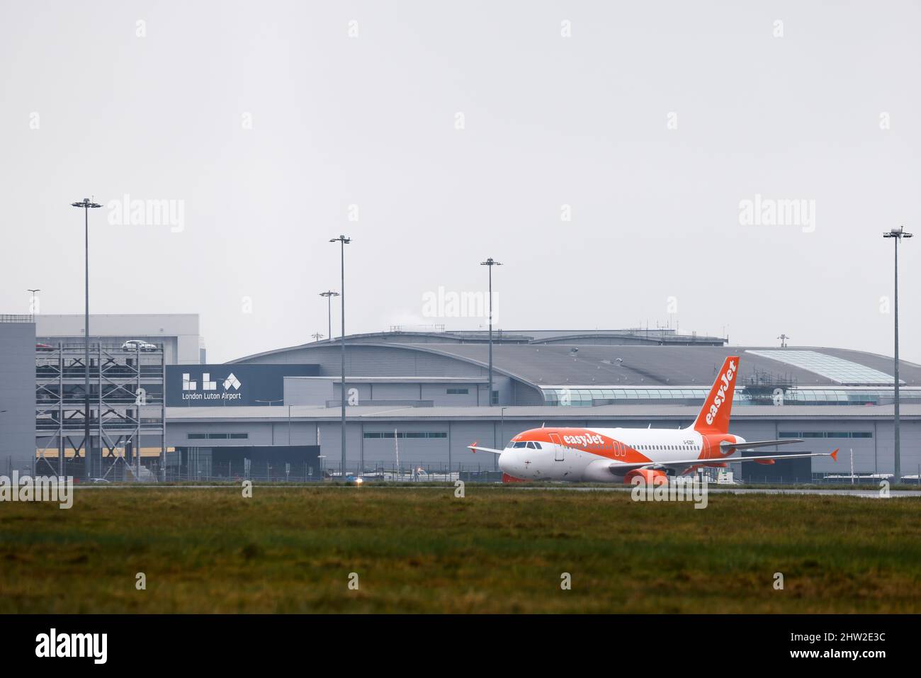 London Luton Airport, with car park beside the terminal and easyJet ...