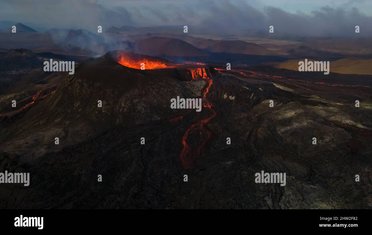 Volcano explosion hi-res stock photography and images - Alamy