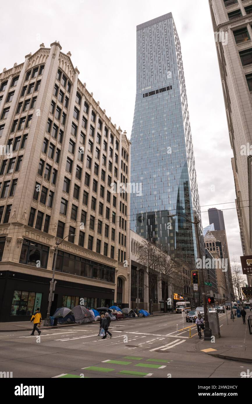 Seattle, USA. 10 Feb, 2022. Late in the day tents by Rainier Tower in ...