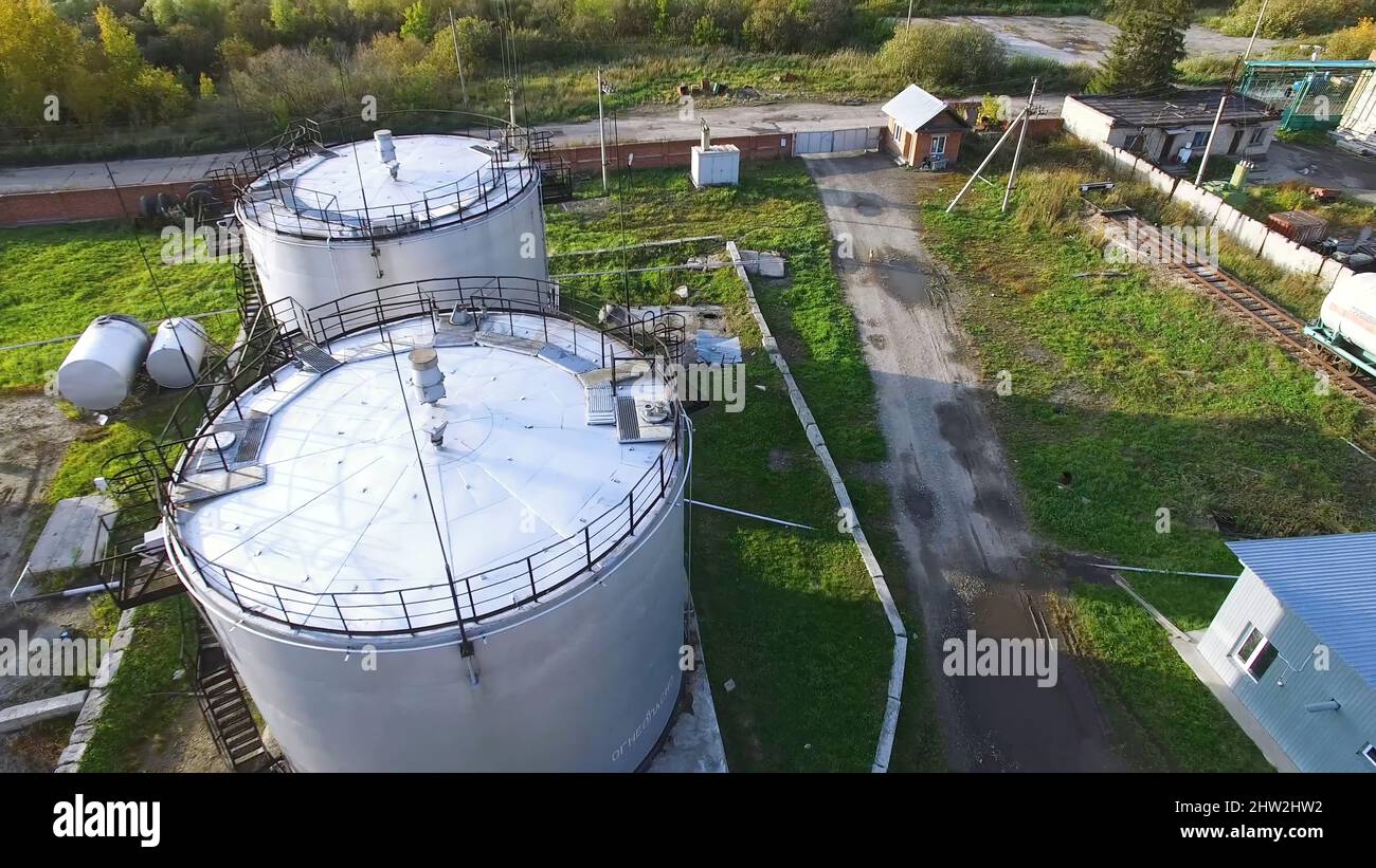 Top view of the oil tank. Stock. Oil storage tank in petrochemical ...
