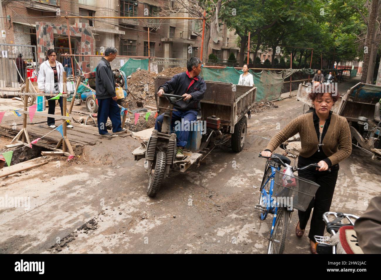 Motorbike converted into a motorised dumper trike tricycle trailer with ...