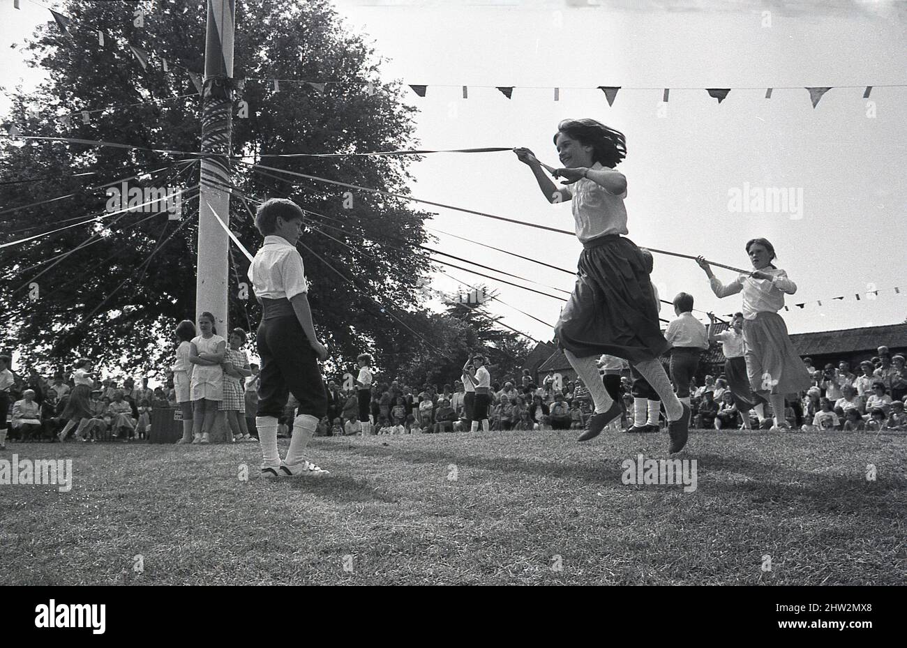 May pole dance hi-res stock photography and images - Alamy
