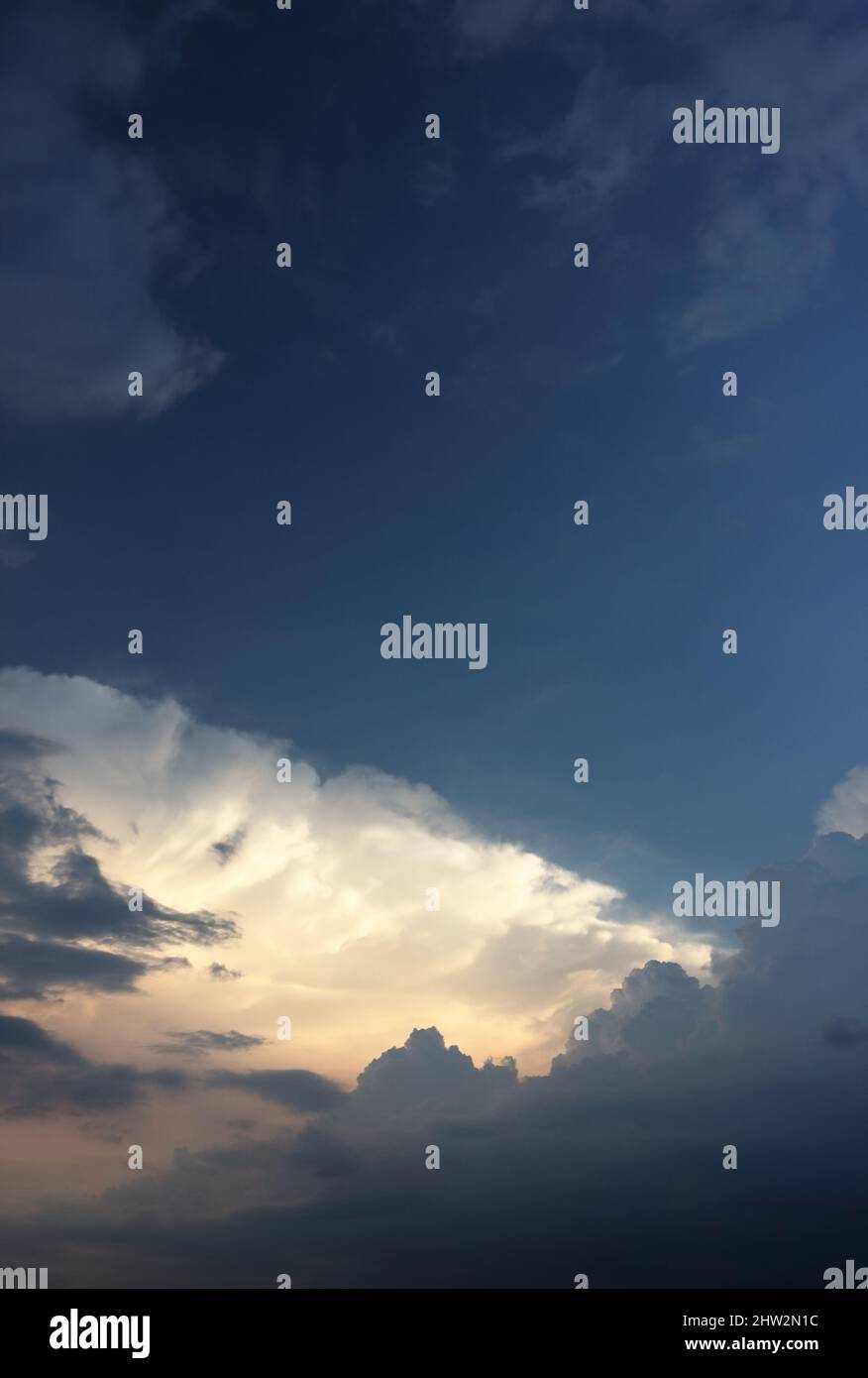 Photo set of clouds in the morning, at sunrise And changing the color ...