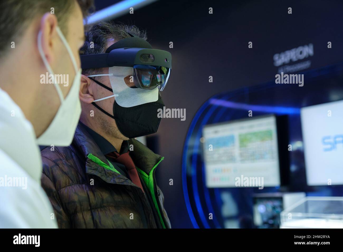 Augmented reality experience hi-res stock photography and images - Alamy