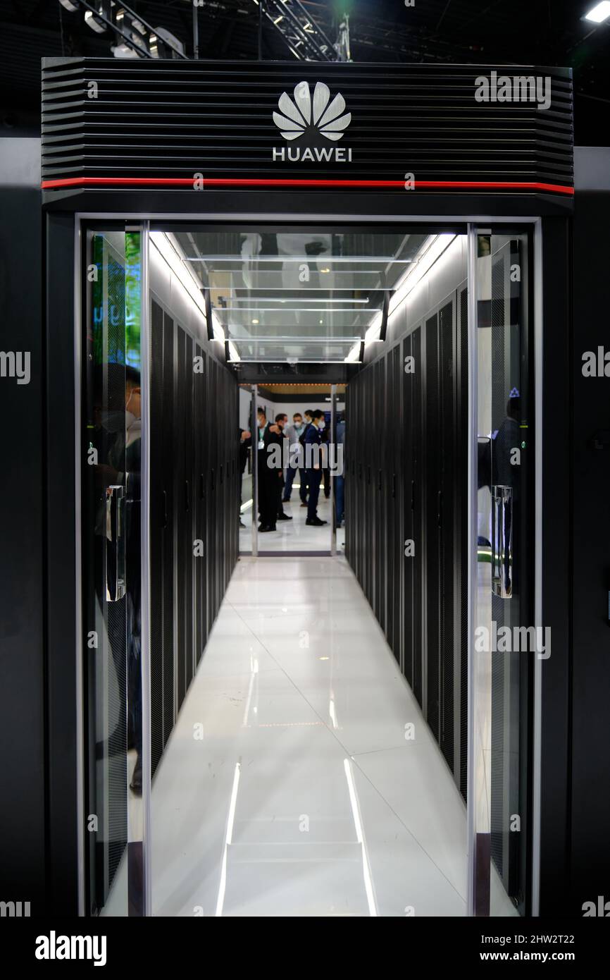 Huawei 5g equipment hi-res stock photography and images - Alamy