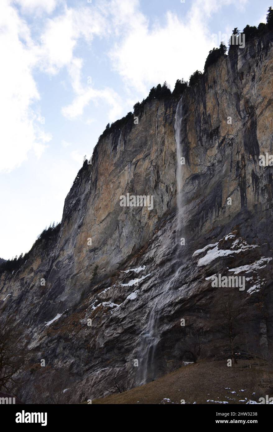 Lauterbrunnen village staubbachfall waterfall hi-res stock photography ...