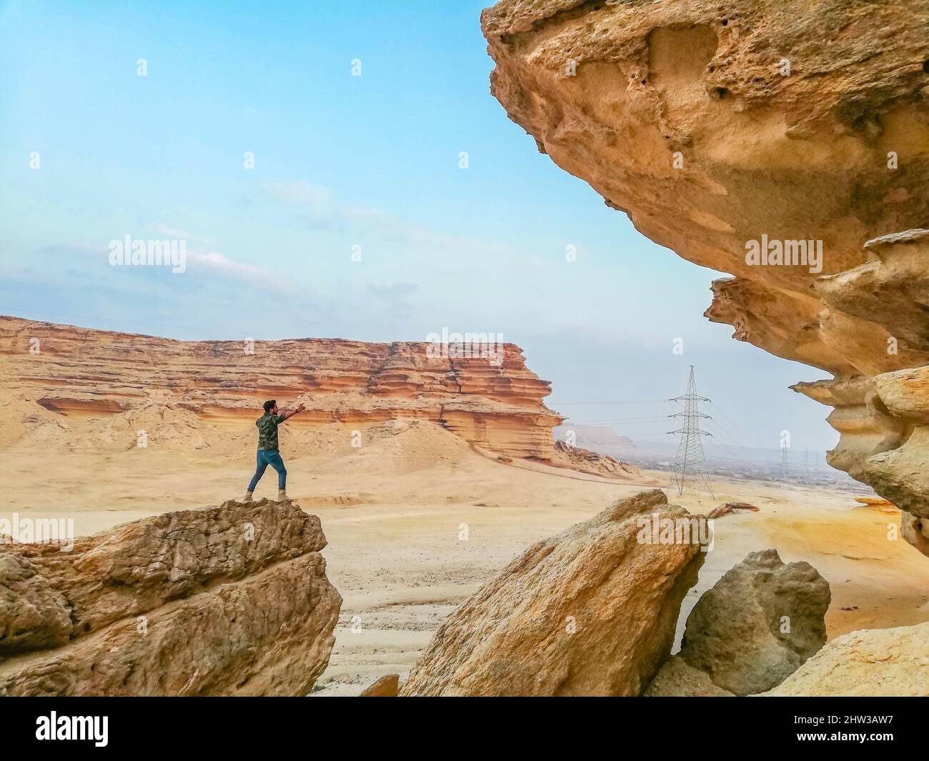 Boy on the mountain of Arror, Rohri, Sindh, Pakistan Stock Photo - Alamy