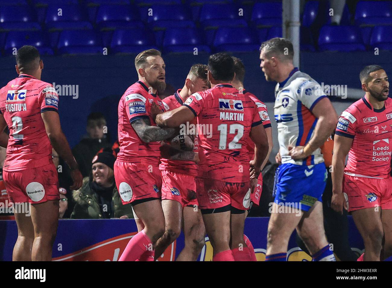 Harry Newman of Leeds Rhinos celebrates his try Stock Photo - Alamy