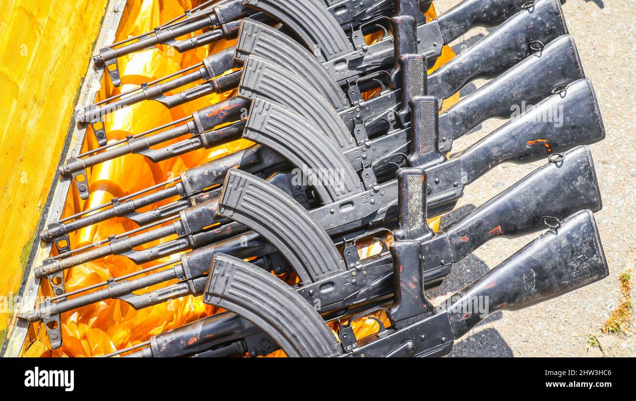 Russian AK-47 assault rifle Stock Photo - Alamy