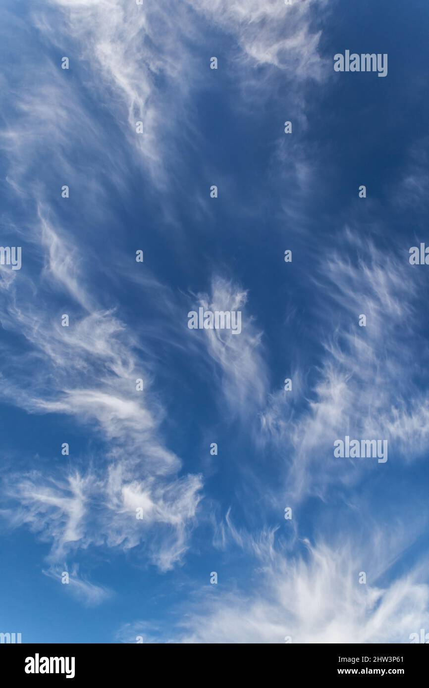Cirrus blanc hi-res stock photography and images - Alamy