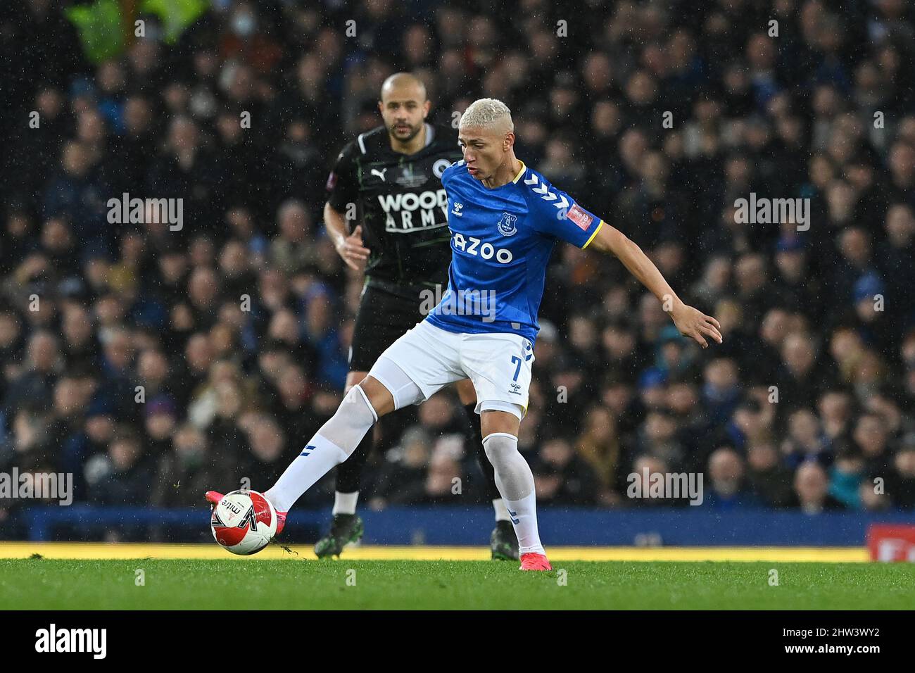 Everton in action hi-res stock photography and images - Alamy
