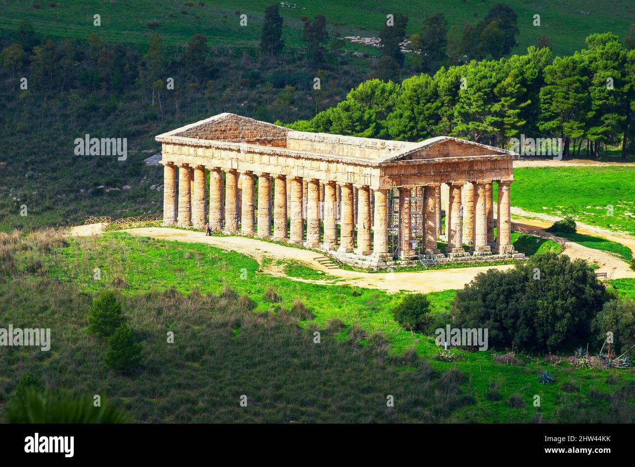 Segesta temples hi-res stock photography and images - Alamy