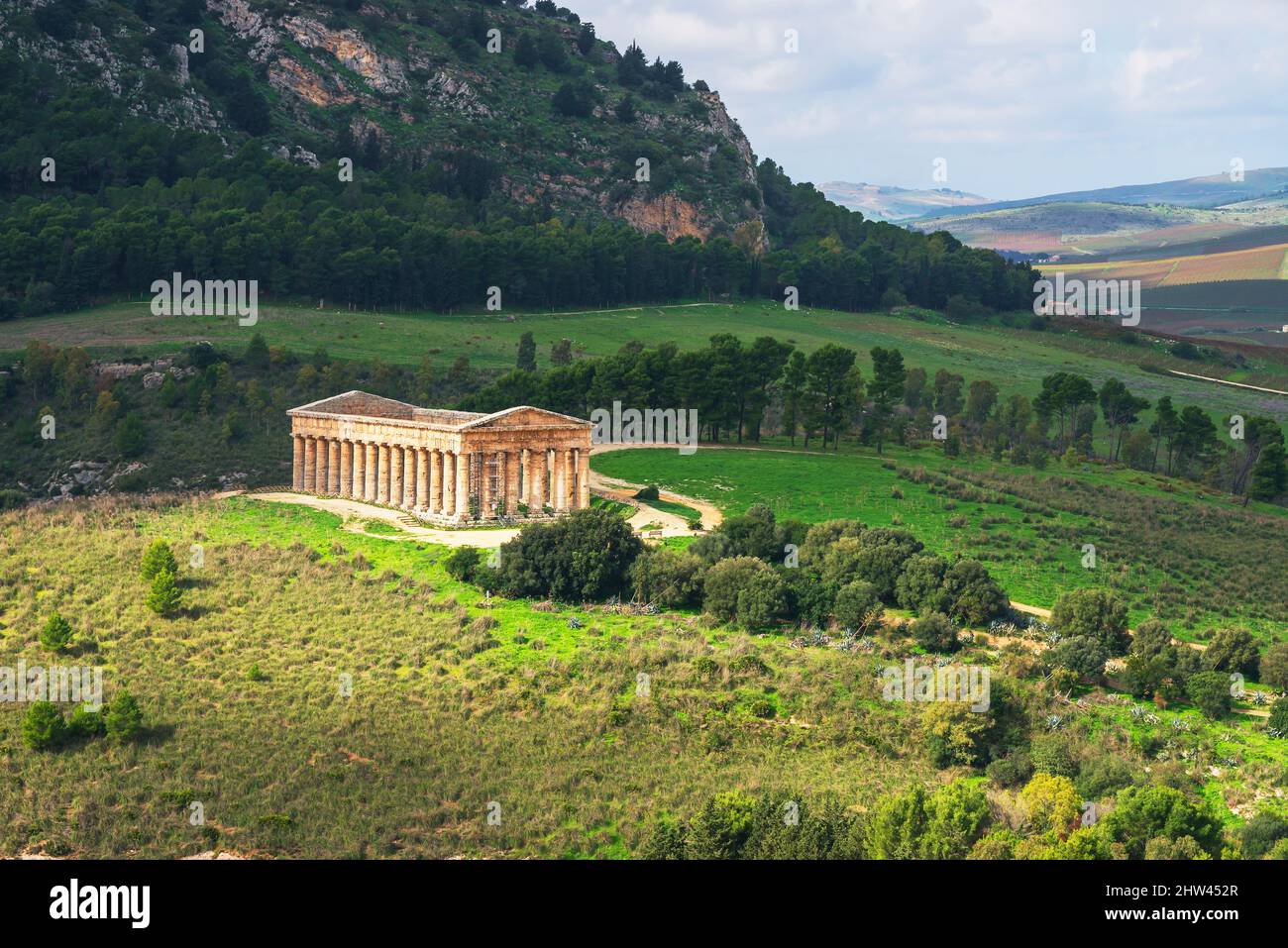 Segesta temples hi-res stock photography and images - Alamy