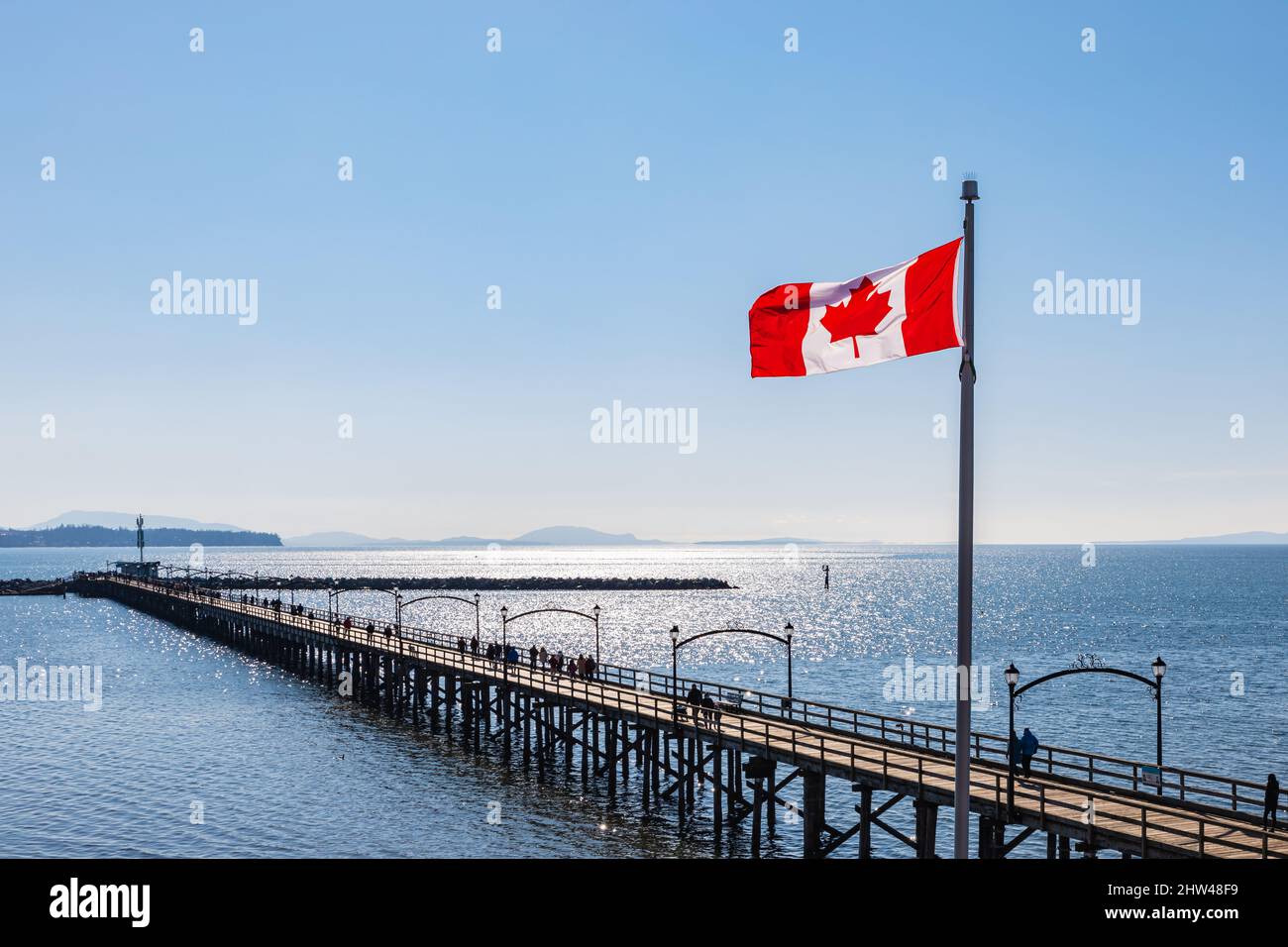 Canada bridge flag hi-res stock photography and images - Alamy