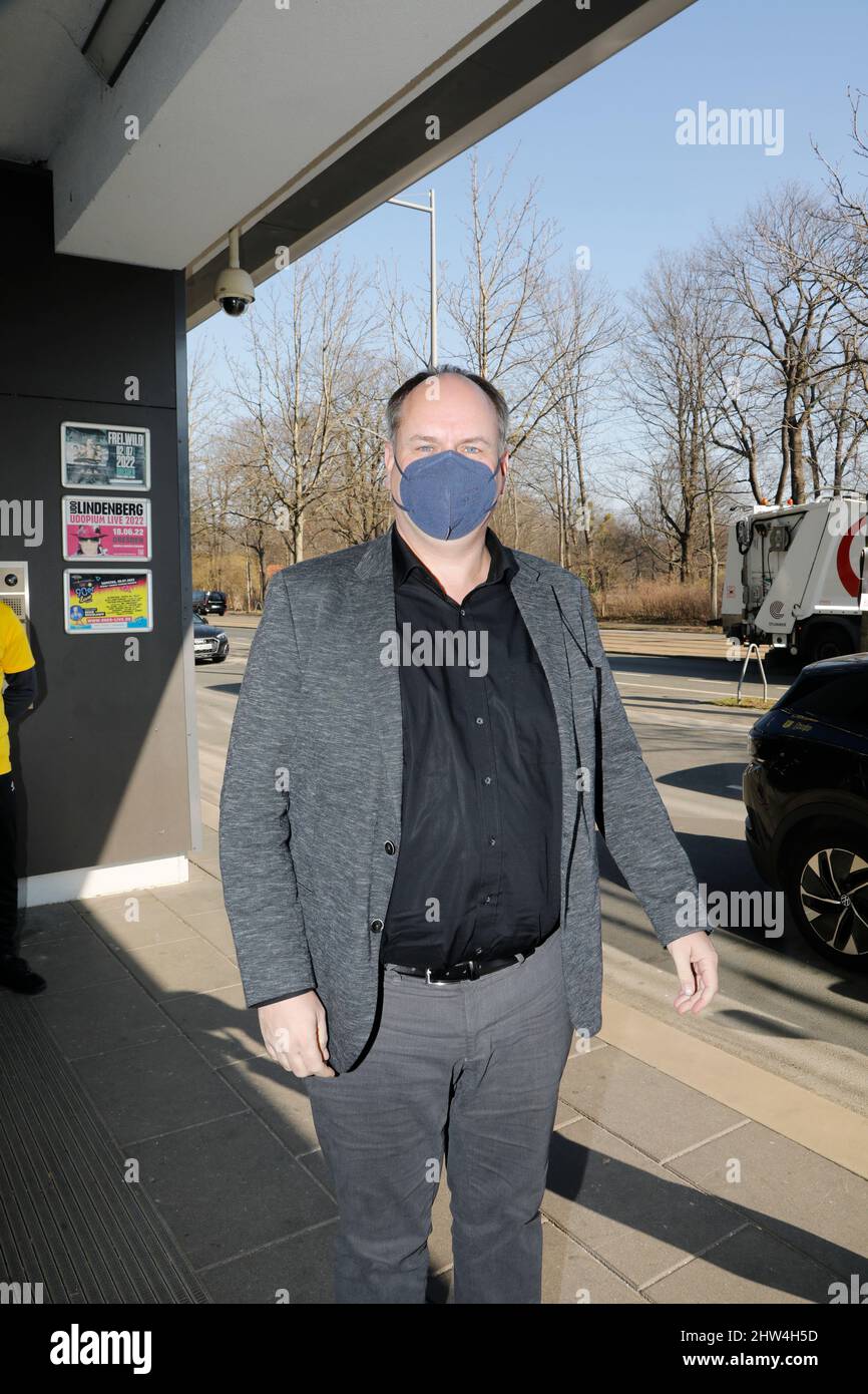 Oberbürgermeister Dirk Hilbert bei der Hans-Jürgen „Dixie“ Dörner ...