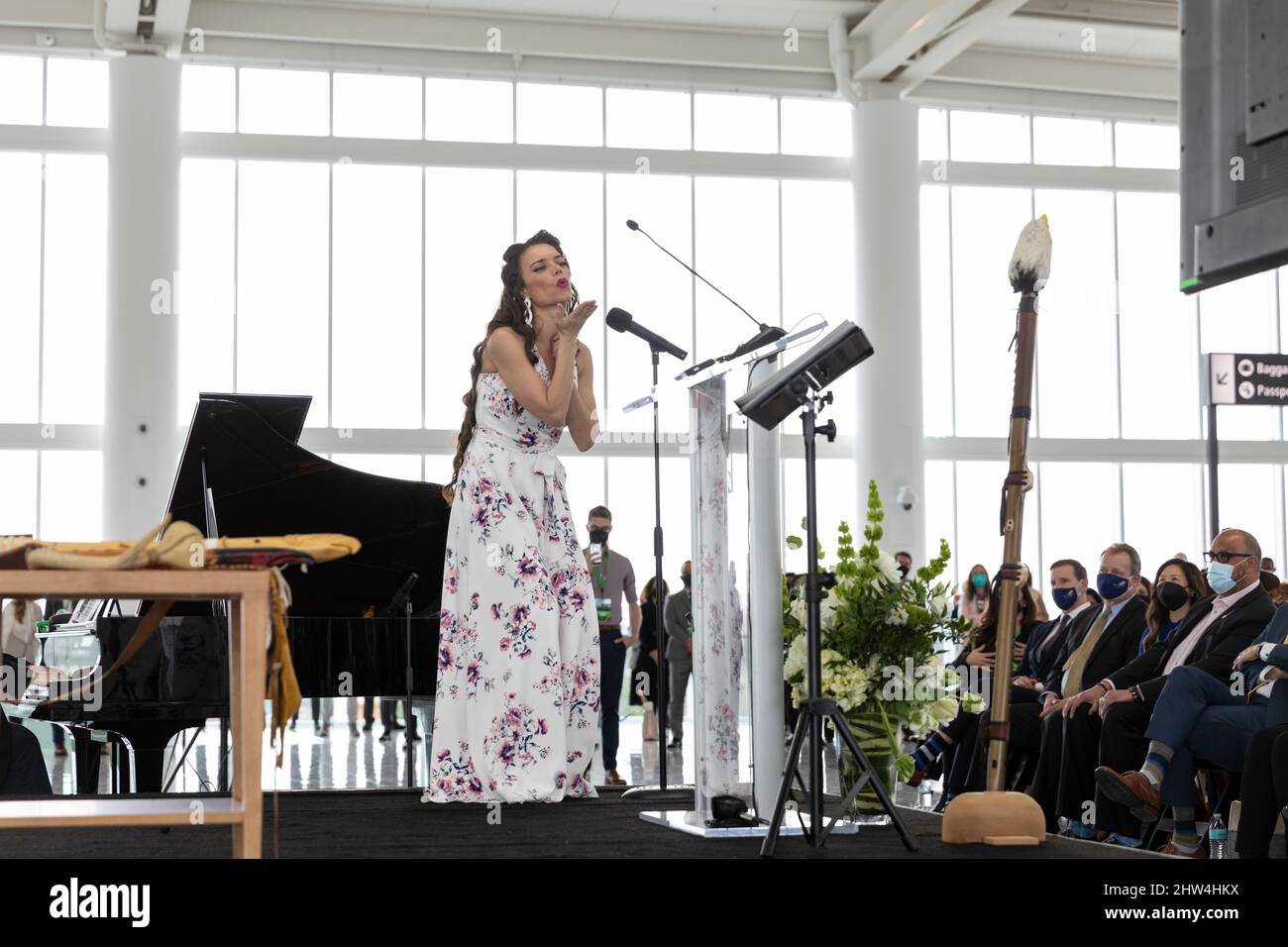 SeaTac, Washington, USA. 3rd March, 2022. Seattle Opera singer Ginger ...
