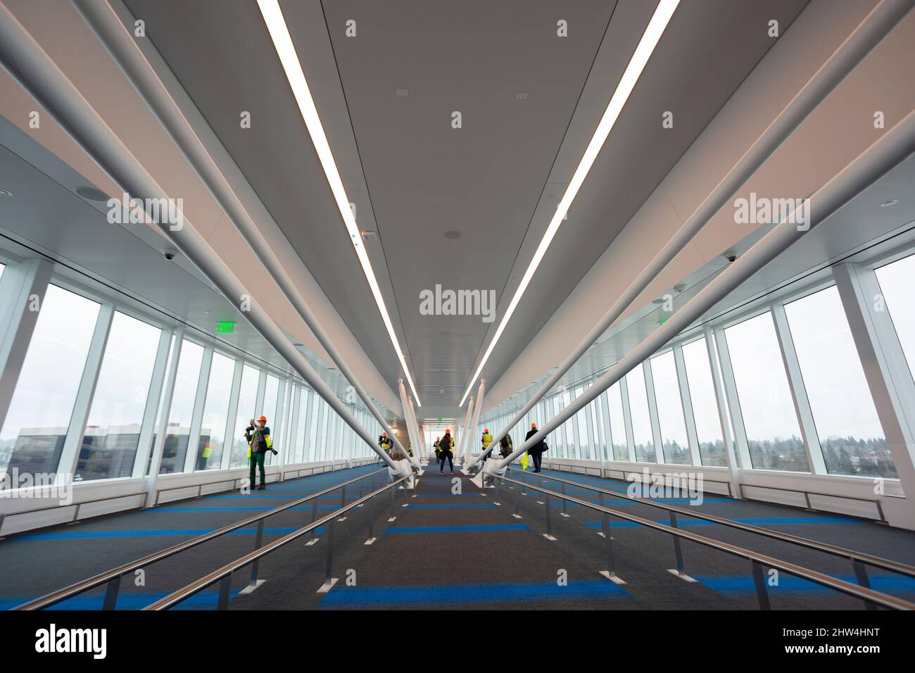 SeaTac, Washington, USA. 3rd March, 2022. Members of the media tour the ...