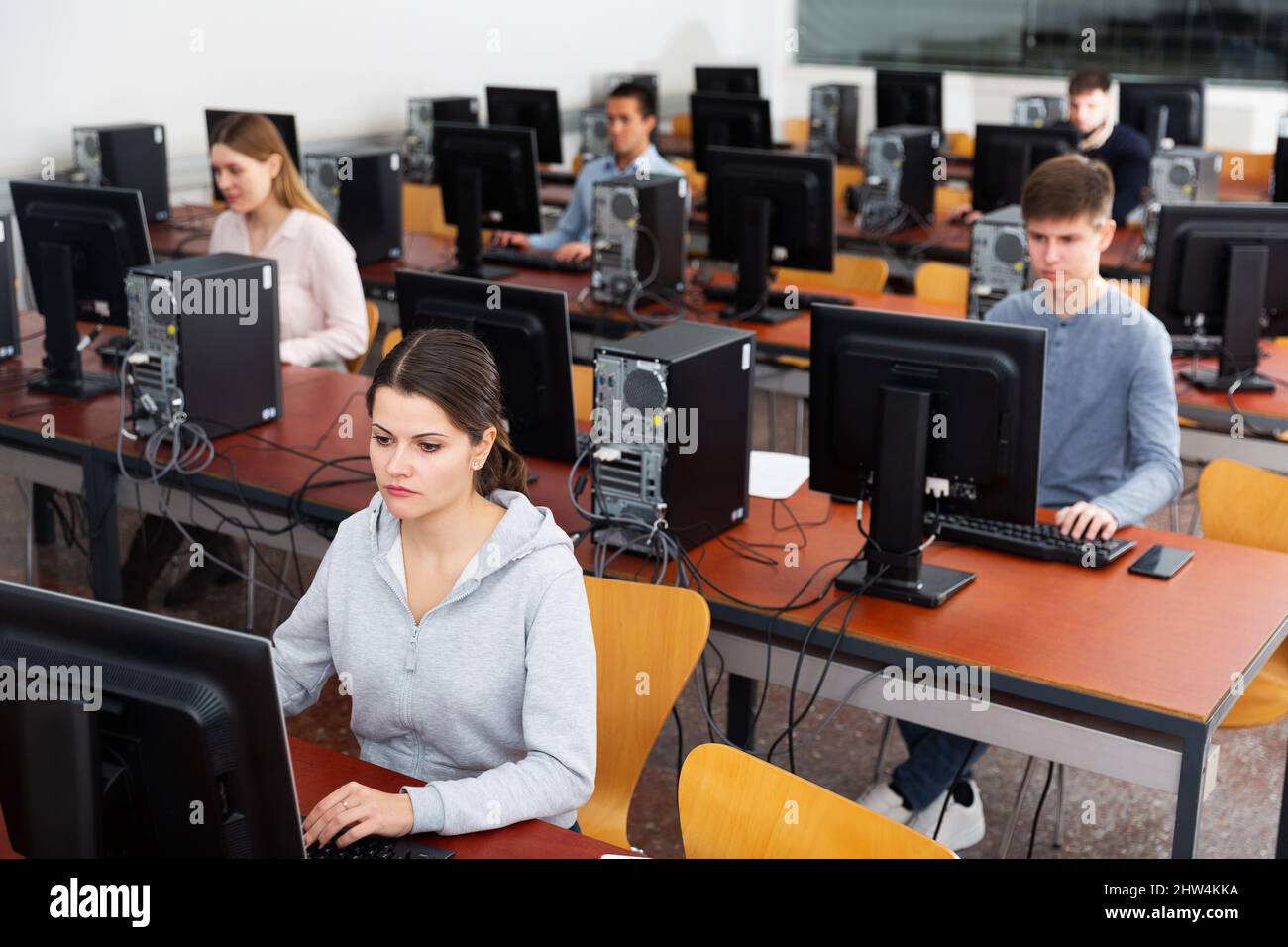 Software training tutorial hi-res stock photography and images - Alamy