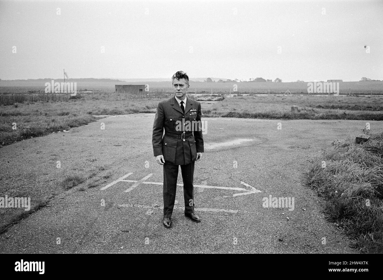 Richard Todd actor on location in Folkestone 7th November 1968. Richard ...