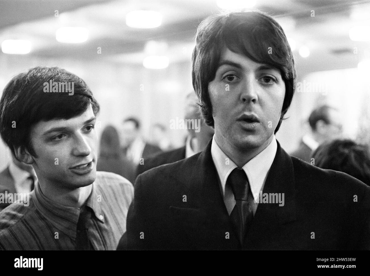 Paul mccartney 5th february 1968 hi-res stock photography and images ...