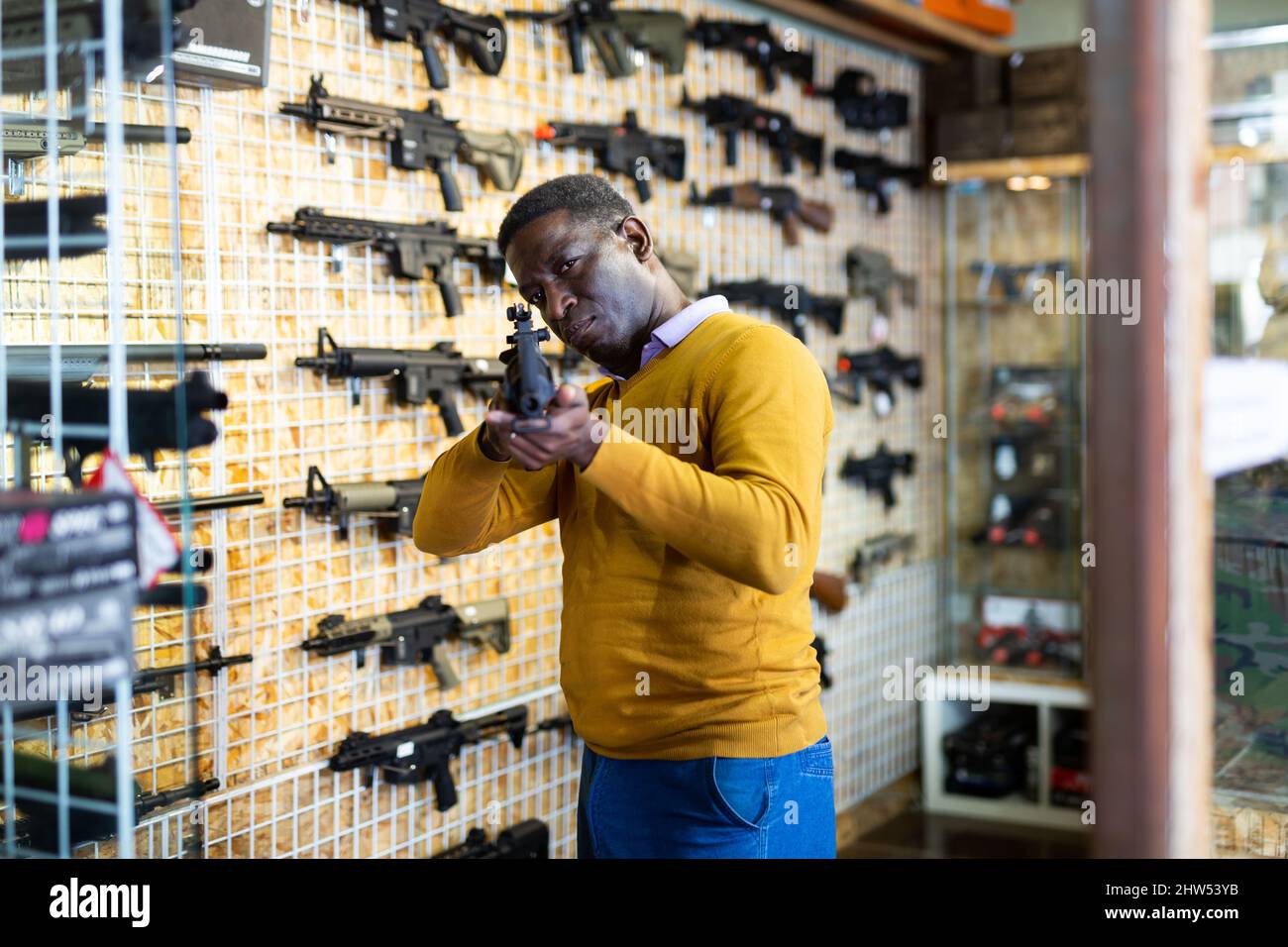 American ammo shop hi-res stock photography and images - Alamy