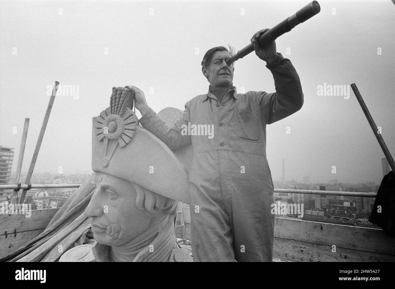 For the first time in over a hundred years Nelson's statue has a clean ...
