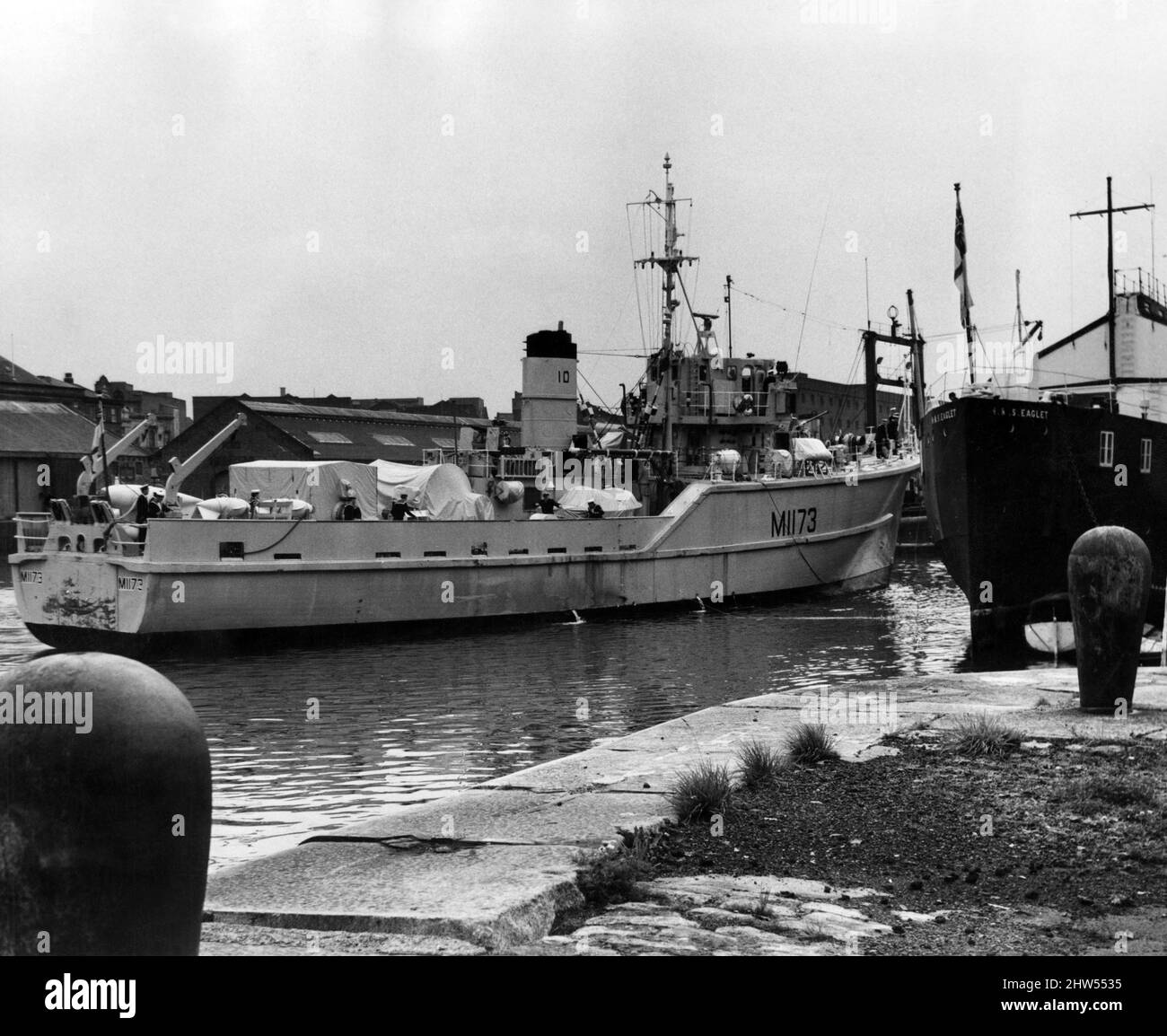 HMS Mersey, Minesweeper of the Mersey Division of the RNR comes ...