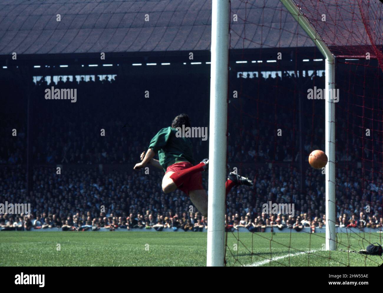 Liverpool manchester city anfield goal hi-res stock photography and ...