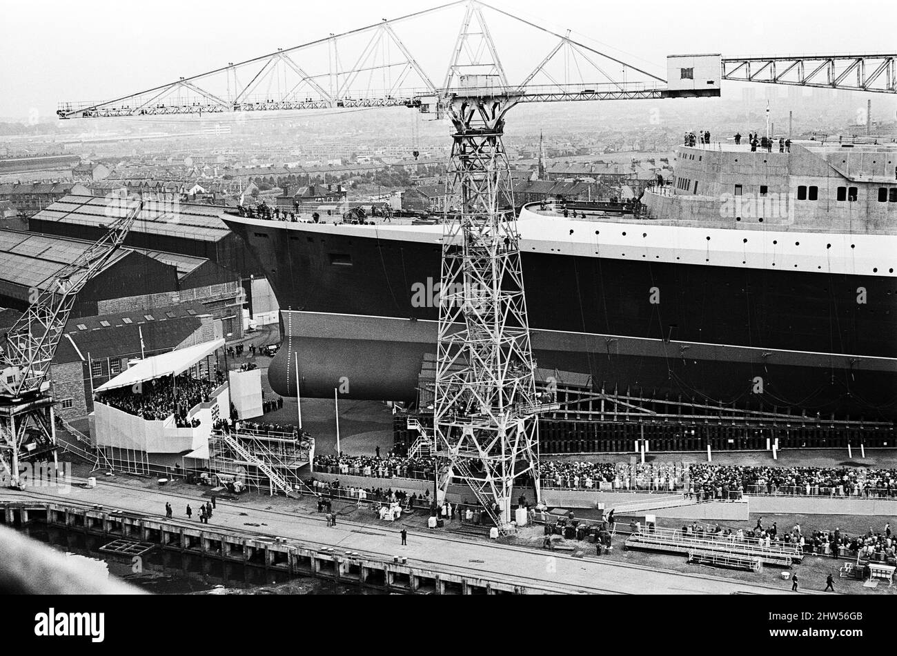 Qe2 launch 1967 hi-res stock photography and images - Alamy