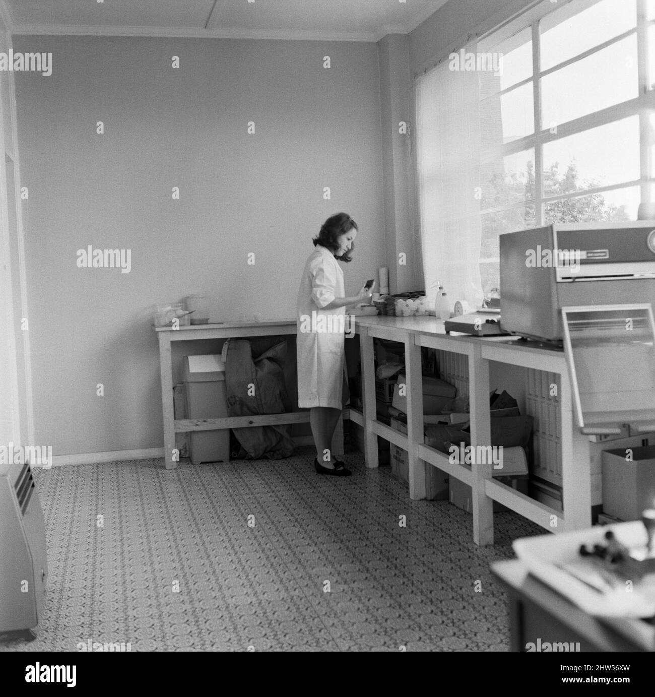 1960s laboratory hi-res stock photography and images - Alamy