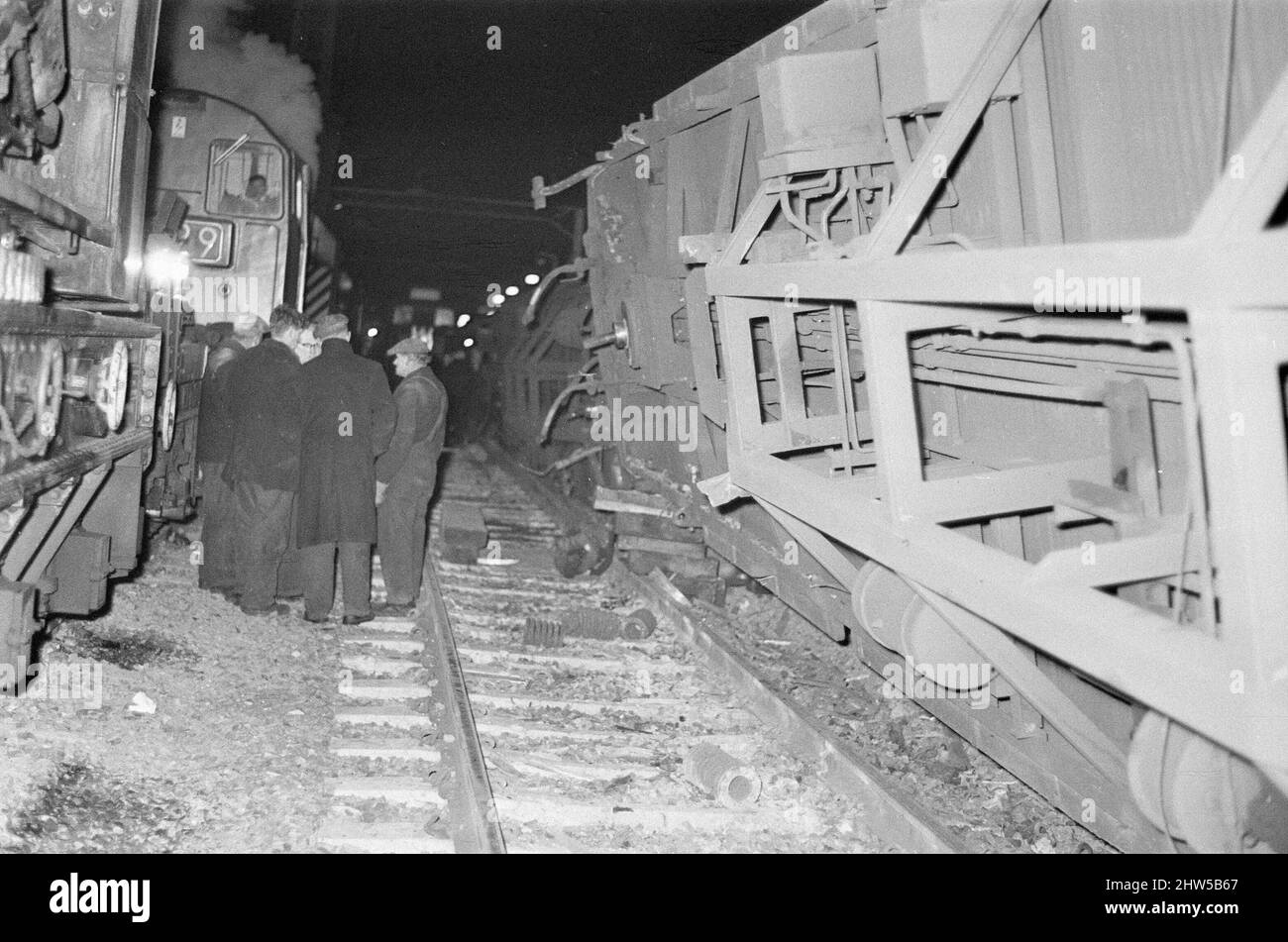 Rail crash scene 9 hi-res stock photography and images - Alamy