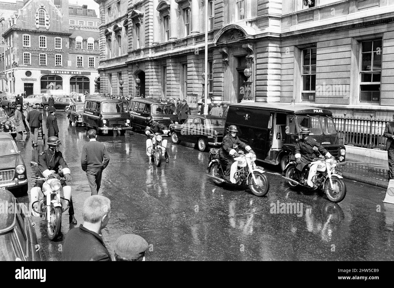 General scenes of the police escorting the Krays and other prisoners ...