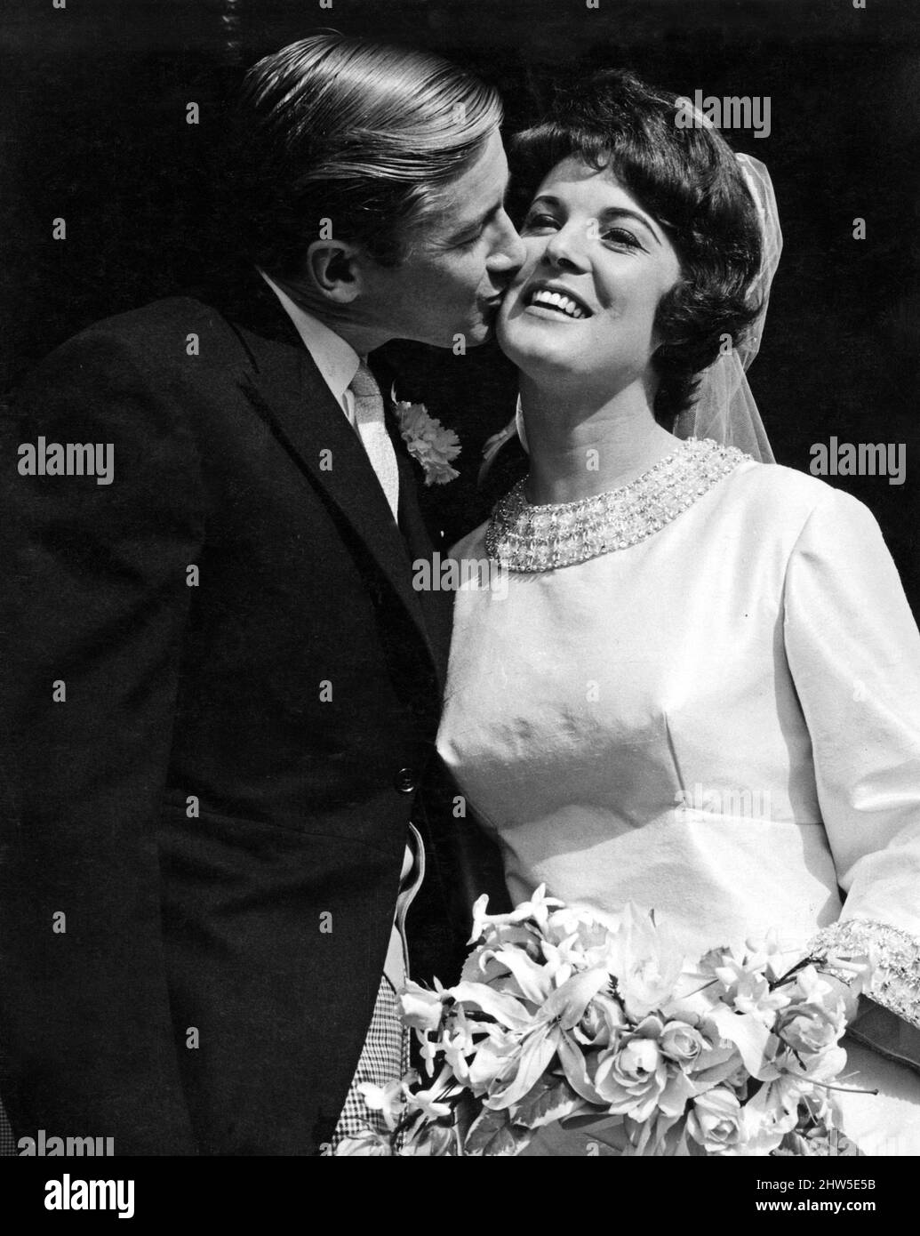 The wedding of Scottish singer Moira Anderson and Dr Stuart Macdonald ...