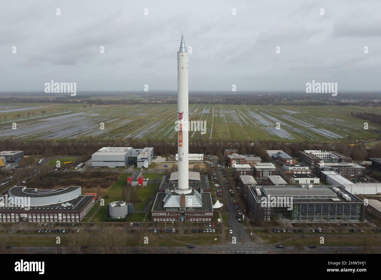 Microgravity drop tower hi-res stock photography and images - Alamy