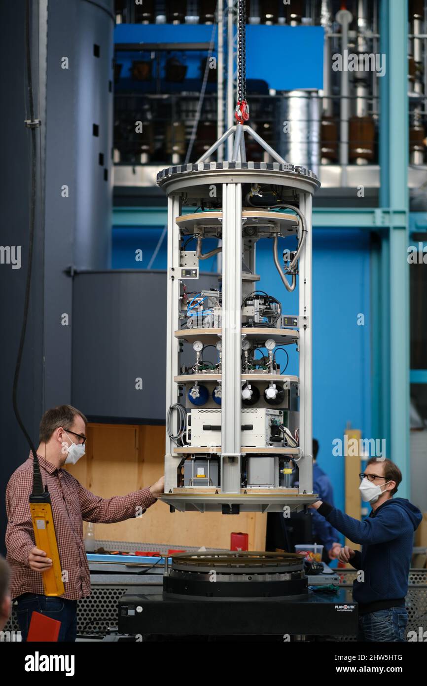 Microgravity drop tower hi-res stock photography and images - Alamy