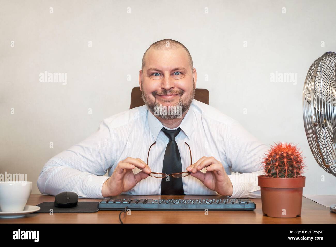 Comically portray hi-res stock photography and images - Alamy