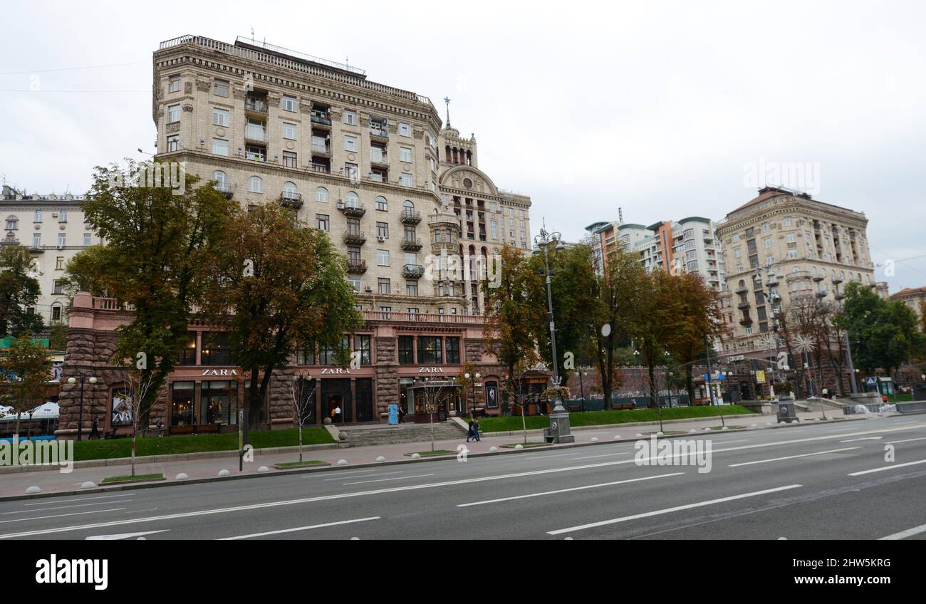 Building with the star hi-res stock photography and images - Alamy